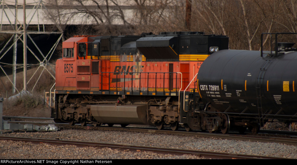 BNSF 8575